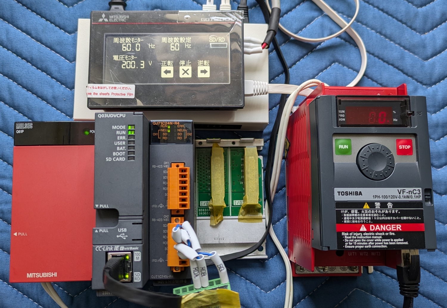 Modbus通信[QJ71C24N-R4]⇔東芝産業[VF-nC3] | 葵テクニカ